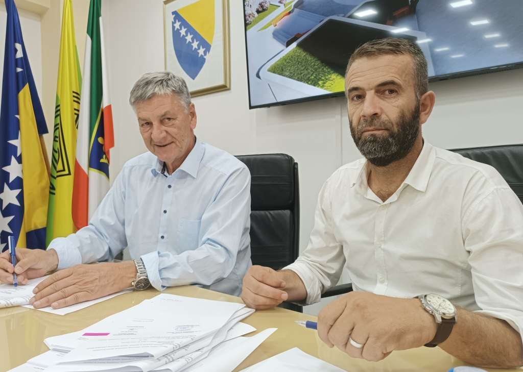 Potpisan ugovor za prvu fazu izgradnje zatvorenog olimpijskog bazena u ... Potpisan ugovor za prvu fazu izgradnje zatvorenog olimpijskog bazena u ...